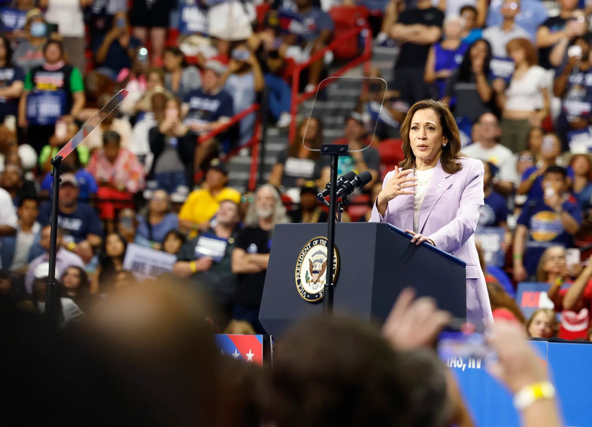 Kamala Harris es portada de Time y la revista destaca que es "su ...